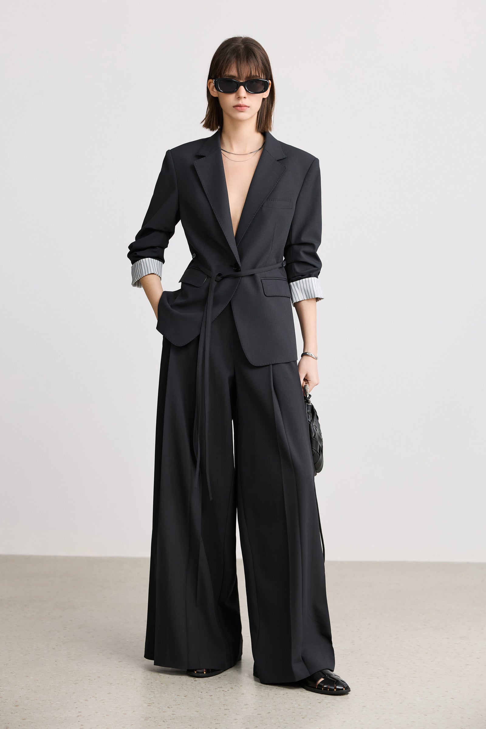 LILY Adjustable Waist Blazer – LILY Official Store